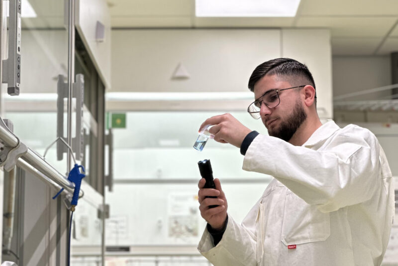 Responsive coatings for on demand delamination - ARC CBBC